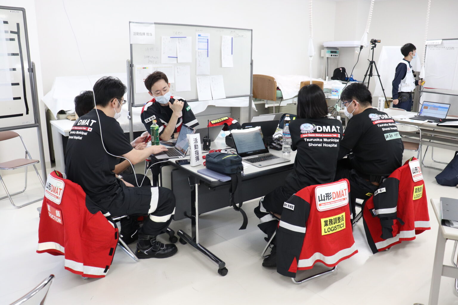 津軽・西北五DMAT活動拠点本部での活動報告（令和5年度 東北ブロックDMAT参集訓練 by 横田先生） - 弘前大学医学部附属病院 高度救命 ...